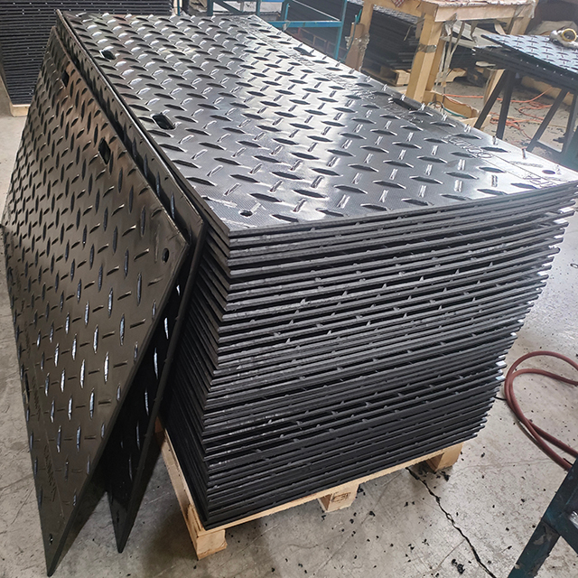 China Plastic Paving Ground Protection Mat Temporary Walkway on ...